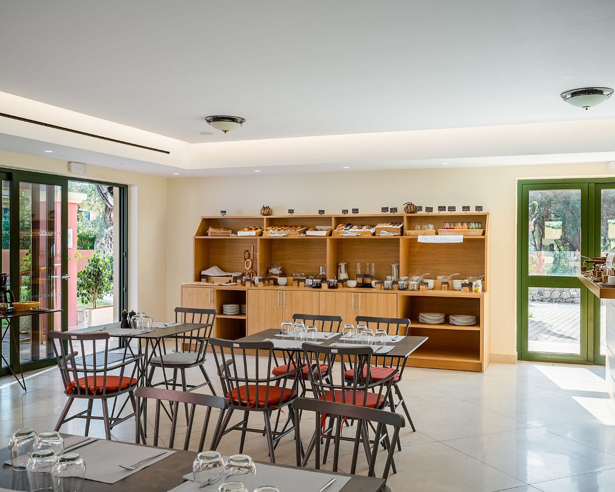 Greek flair at Sentido Apollo Palace beach hotel, Corfu