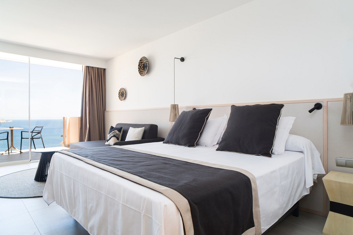 Beach holiday on Ibiza: Hotel Sentido Cala Verde, Es Figueral
