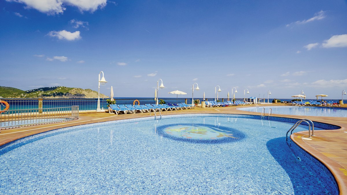 Beach holiday on Ibiza: Hotel Sentido Cala Verde, Es Figueral